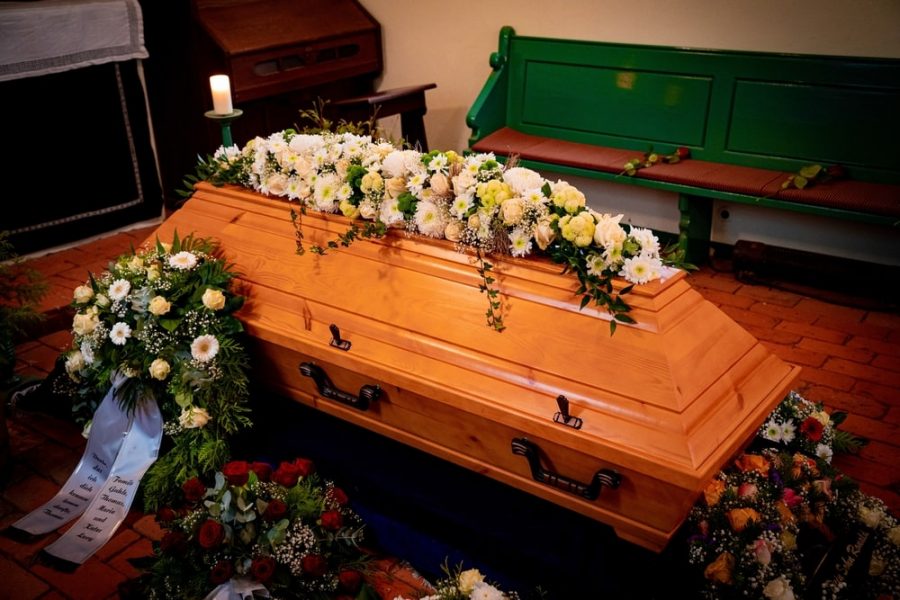 5 Questions to Ask When Selecting a Casket - Funeral Basics